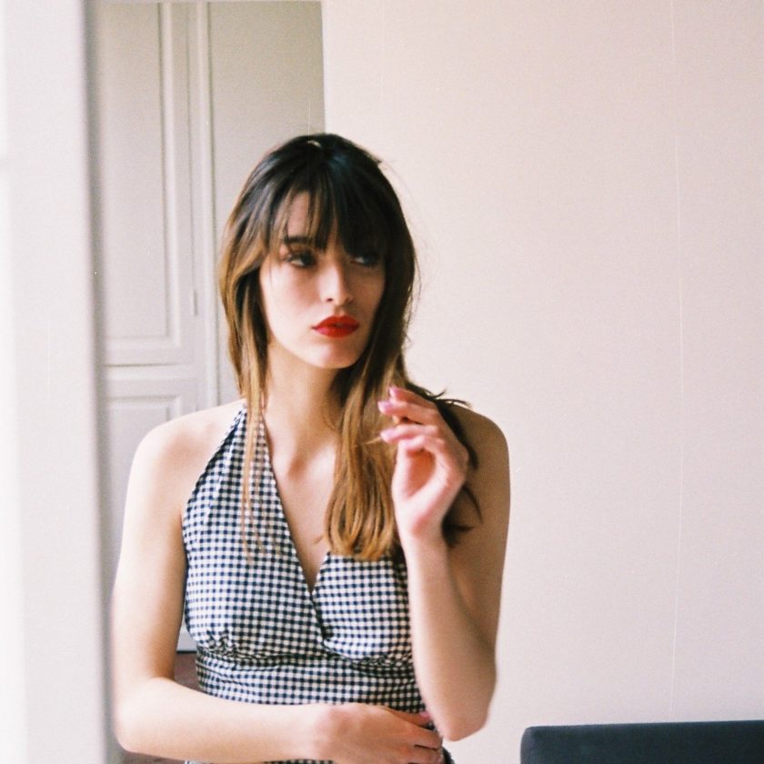 Wow. French Model Louise Follain Reveals Her Beauty Secrets!